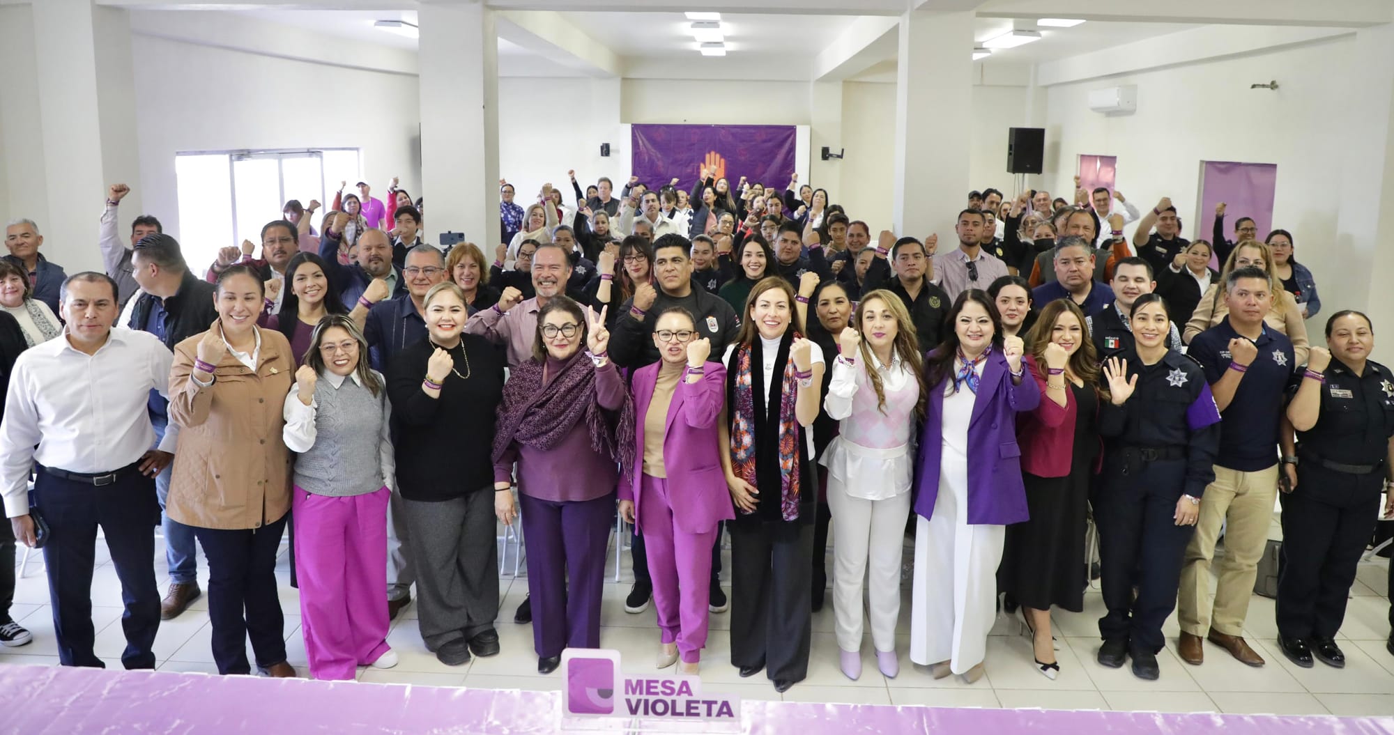Milena Quiroga firma convenio para la instalación de la Mesa Violeta en ...