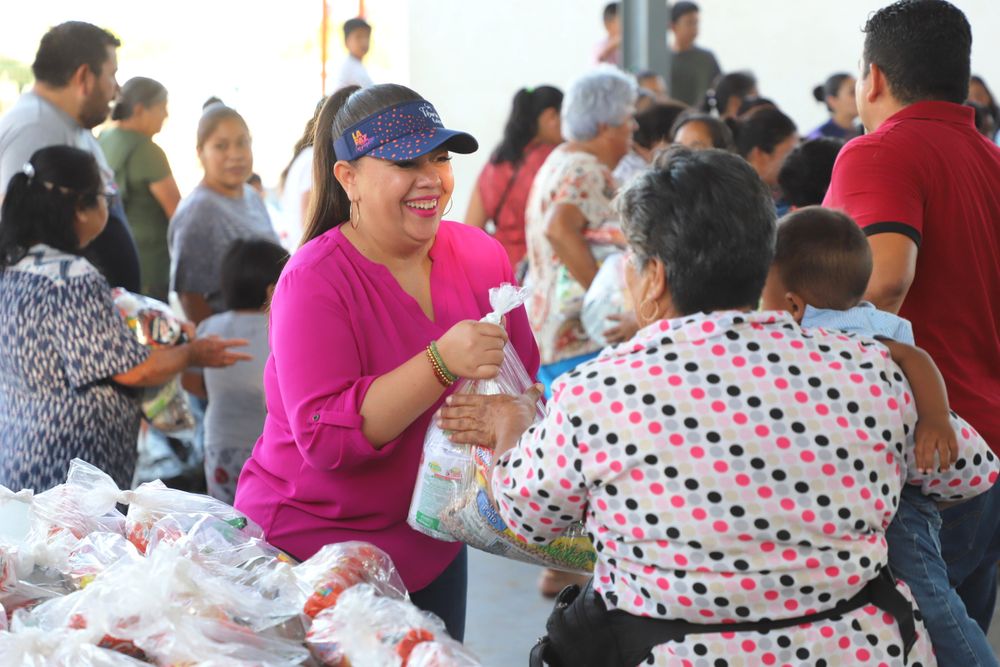 Beneficia DIF La Paz con apoyos a más de 150 familias en comunidades de El Carrizal